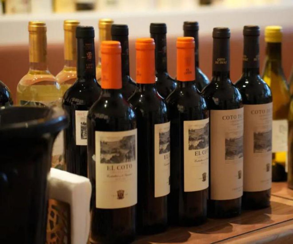 Estándares de Contenido de Alcohol del Vino Tinto Español: Una Guía ...