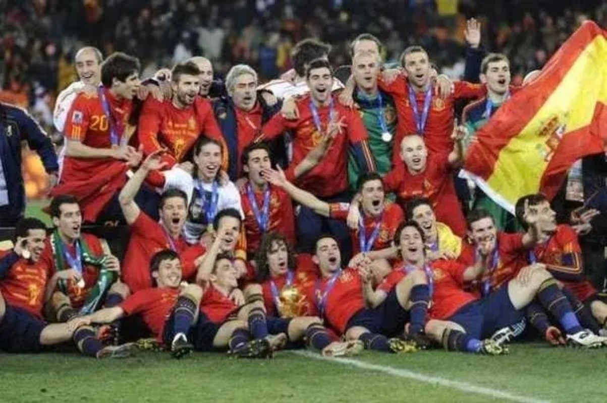 The Story and Legend Behind Spain's Number 26 Jersey - Spain Living Forum