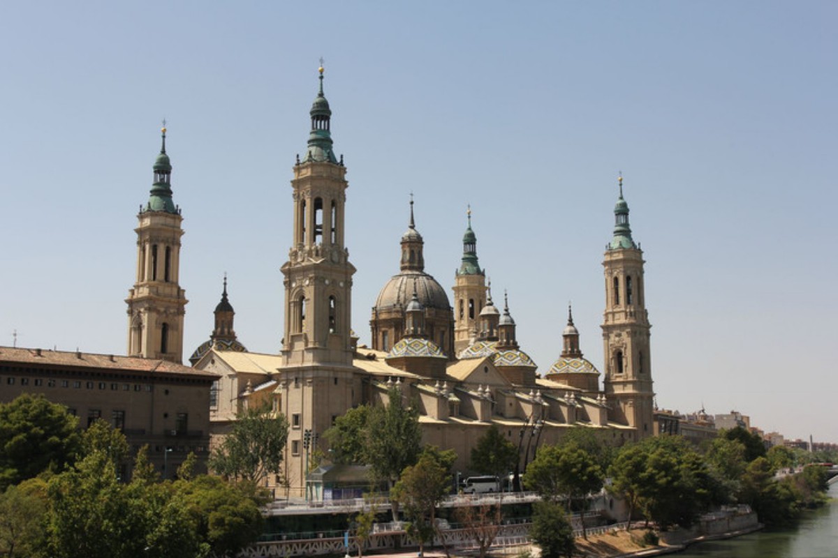 Zaragoza Stuns Barcelona with 2-1 Comeback Victory at Home, Real ...