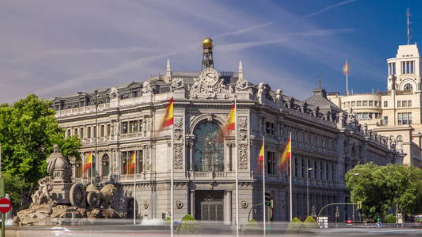 Choosing Your First Bank in Spain: BBVA, Santander, CaixaBank, or ...