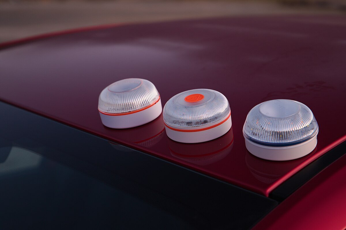 V16 Warning Light Pitfalls in Spain: Amazon & AliExpress Accused of ...